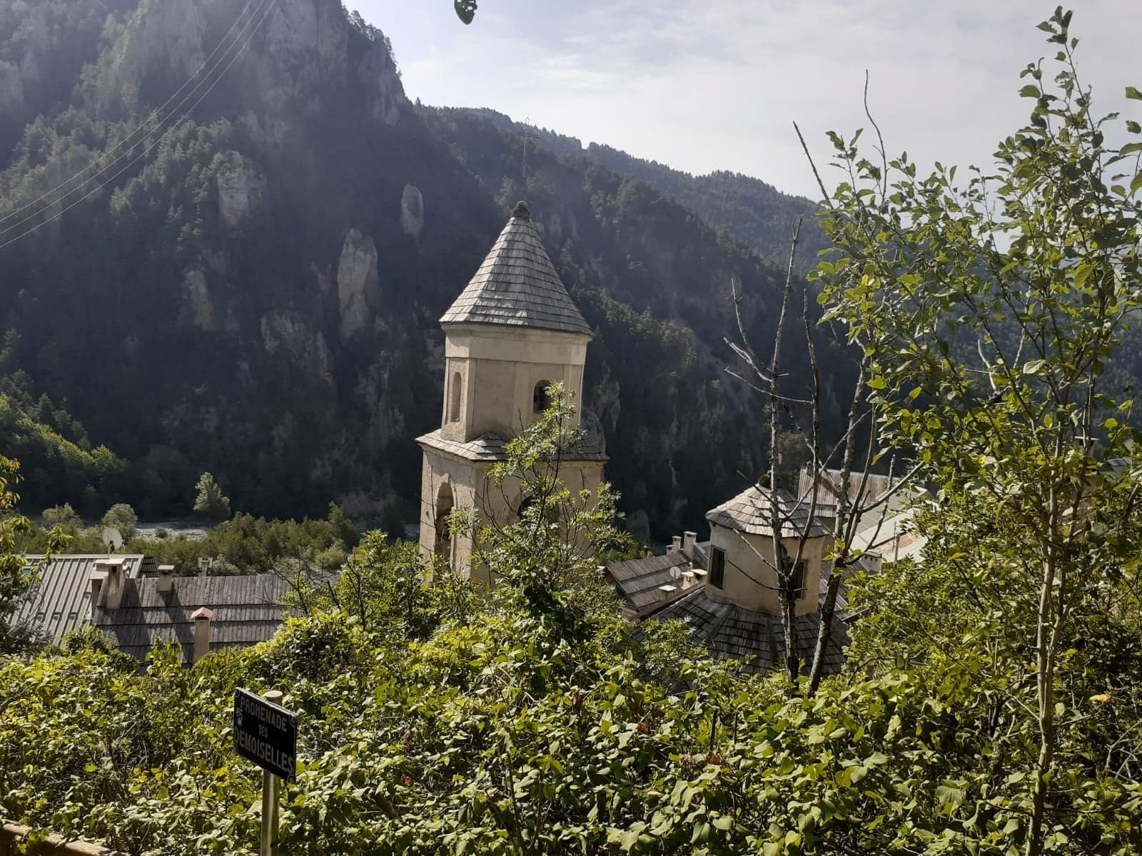 Visite de Péone, coté patrimoine - Tourisme Alpes d'Azur